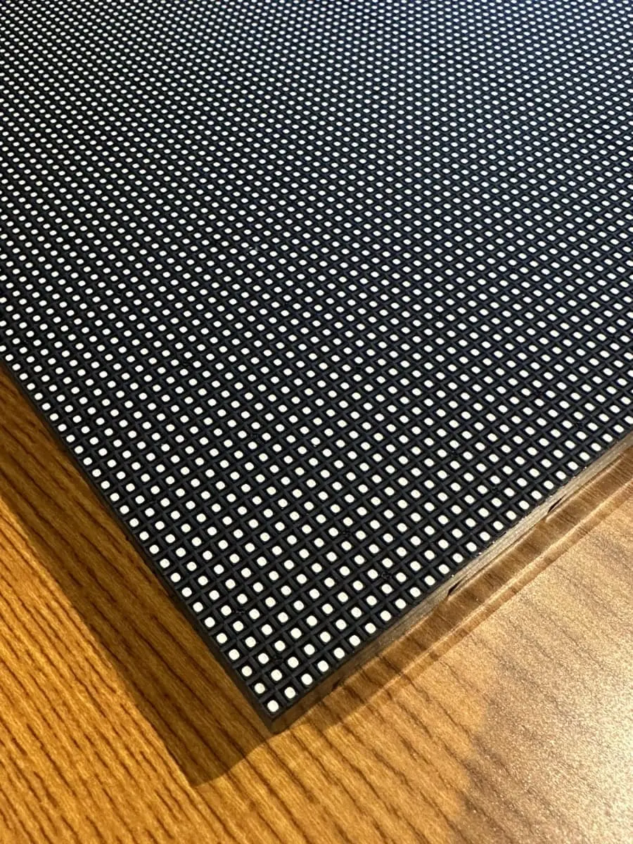 LEDパネル（LEDモジュール）って何？！ | 屋外でも鮮やかに映えるデジタルサイネージやLEDビジョンならリデュースビジョン